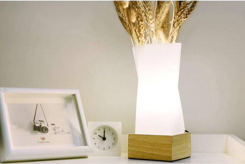 Lull - Modern Twist Desk Lamp – Warmly