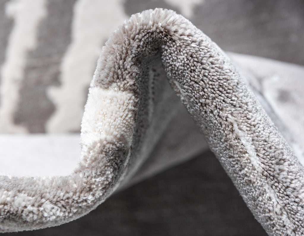 Jakobe - Faded Diamond Pattern Area Rug – Warmly