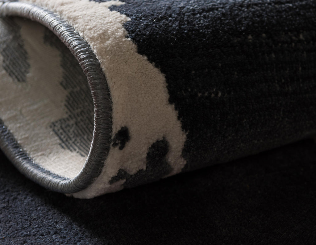 Jakobe - Faded Diamond Pattern Area Rug – Warmly