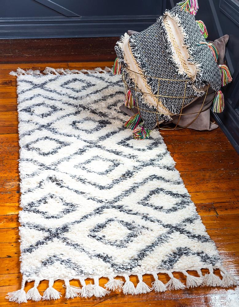 Roderick - Diamond Pattern Shaggy Rug – Warmly